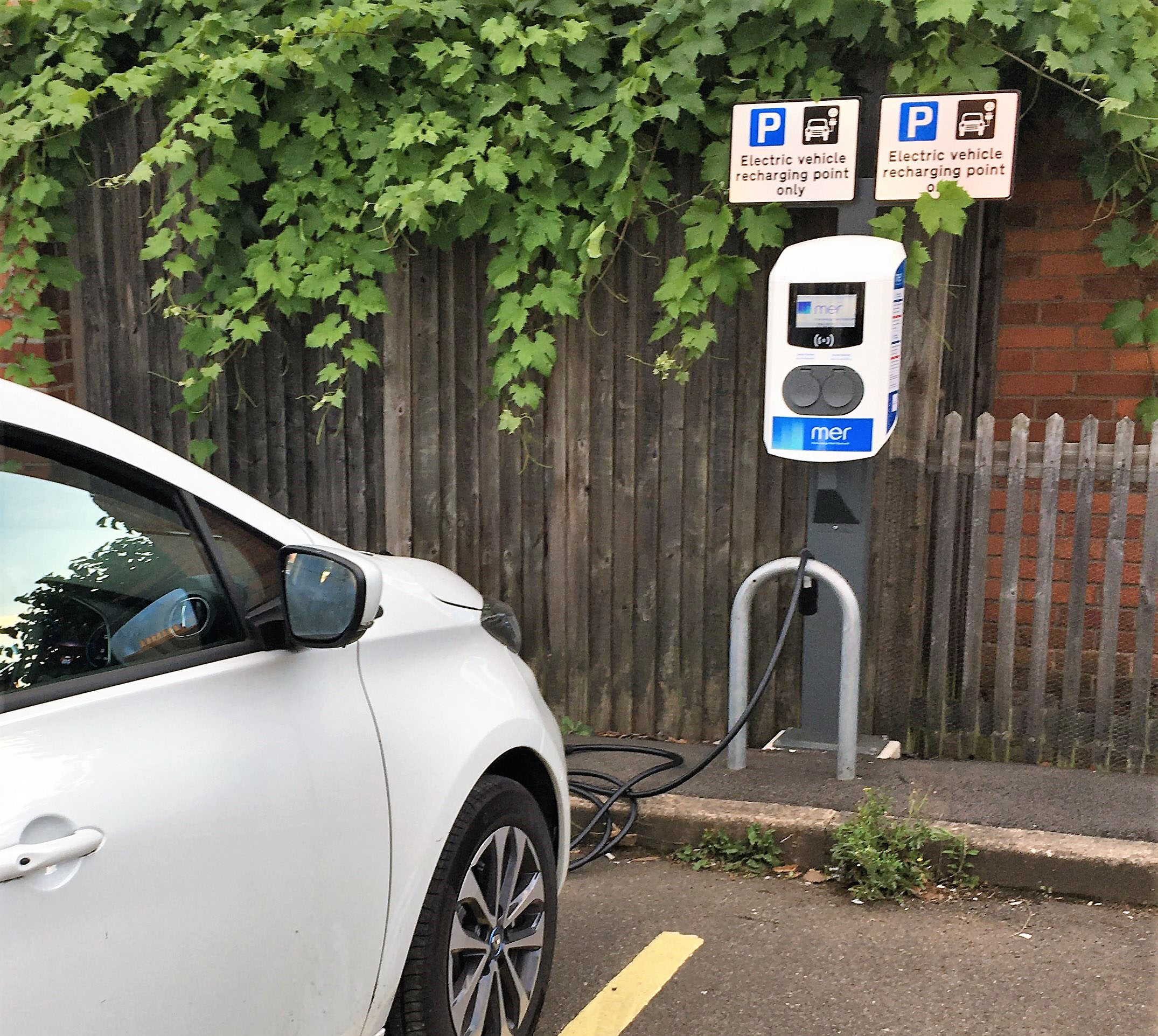 ElectricDrives | Public electric vehicle charging simplified by tech ...
