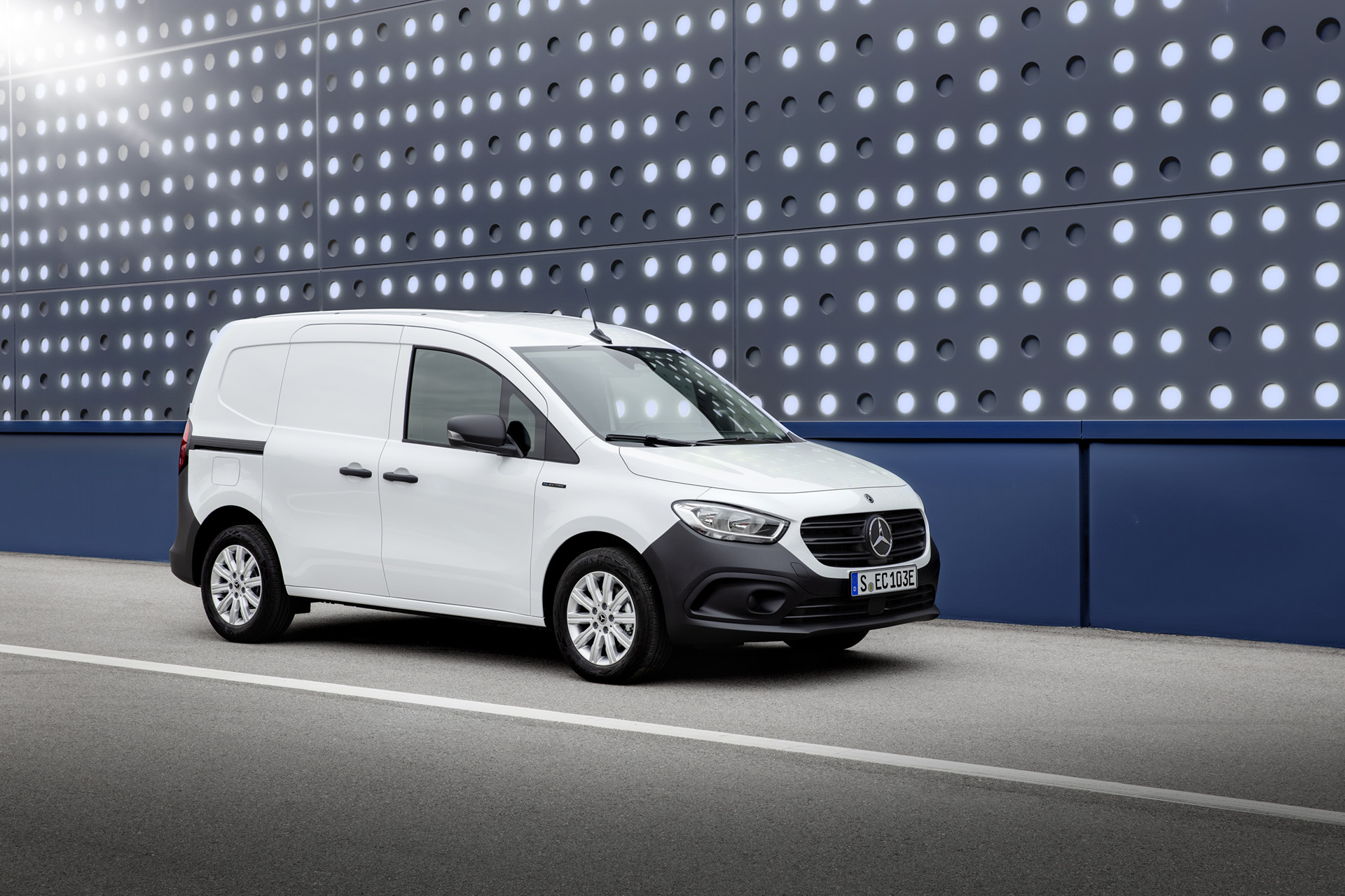 ElectricDrives | Mercedes unveils their eCitan all-electric van