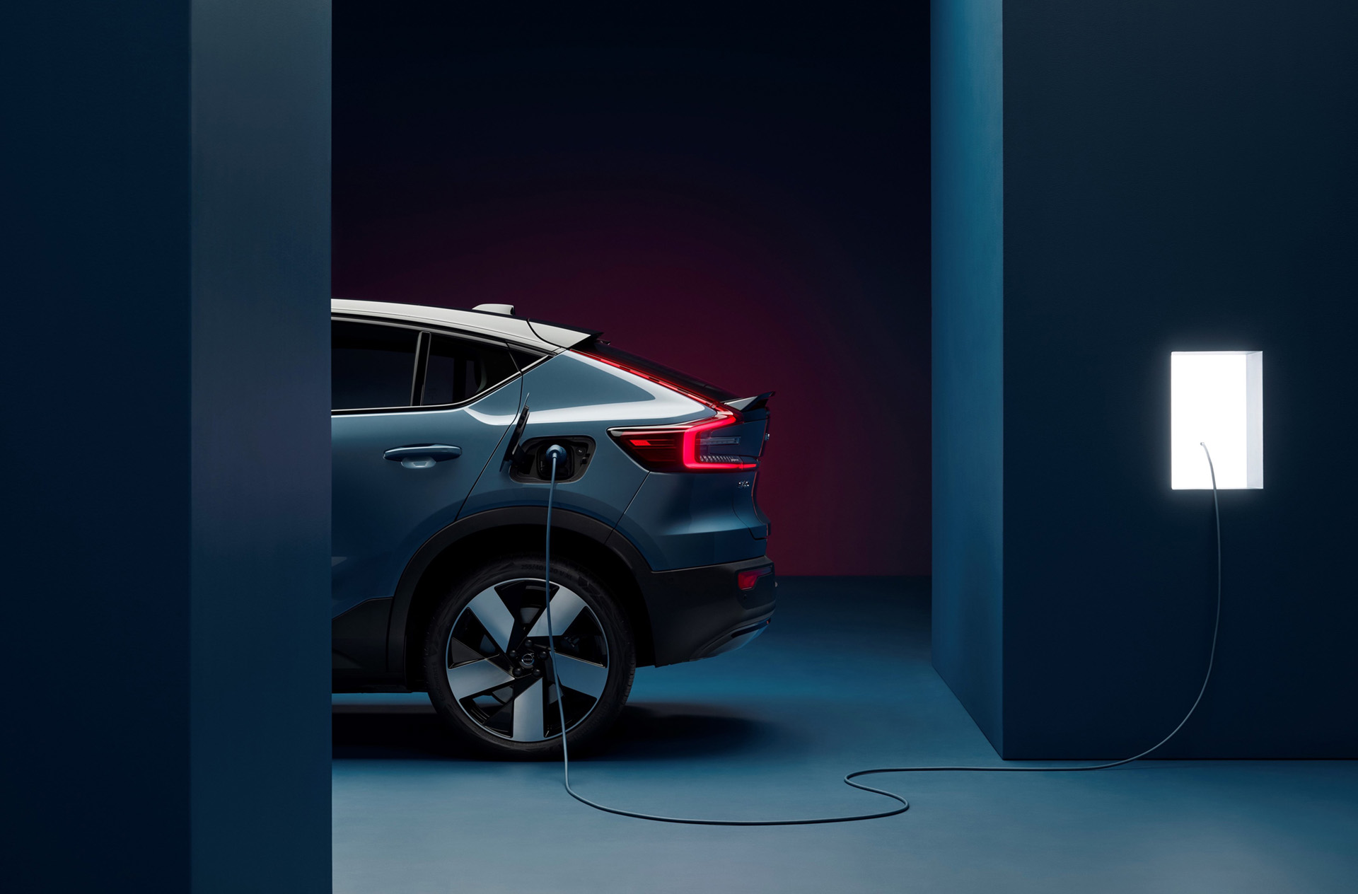ElectricDrives | Volvo Cars signs zero-emission road transport ...