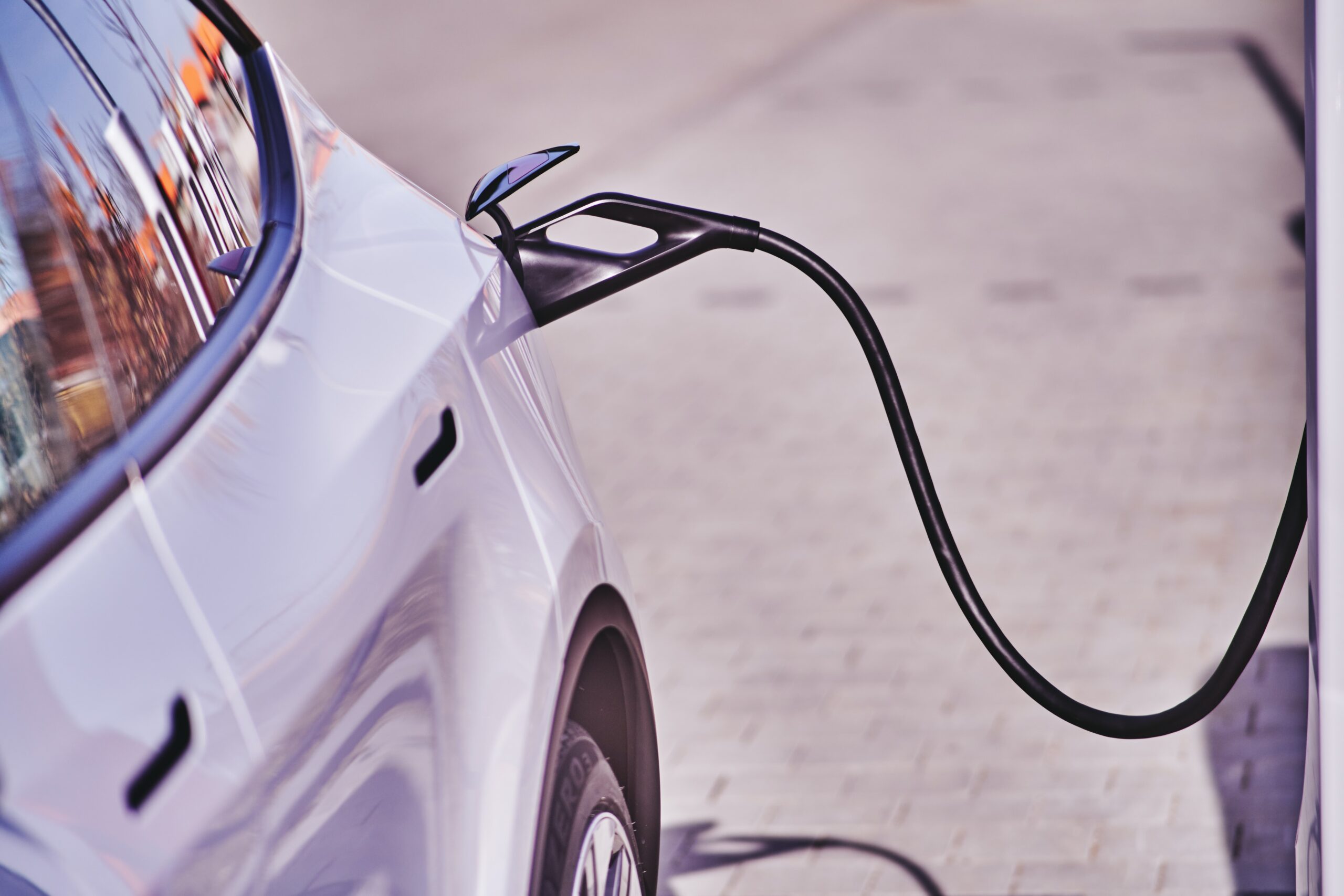 ElectricDrives | Erin Baker on the Early Adopter Paradox