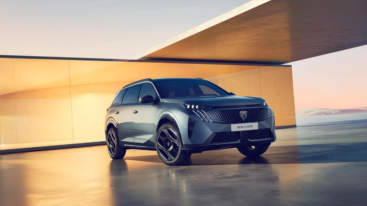 The Peugeot E-5008: The new electric SUV with up to 410 miles range