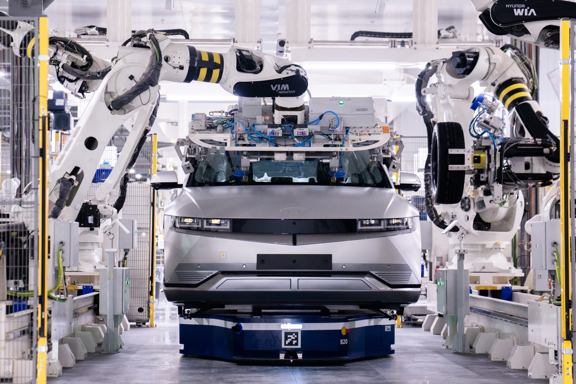 Hyundai and LG complete an advanced EV battery plant in Indonesia ...