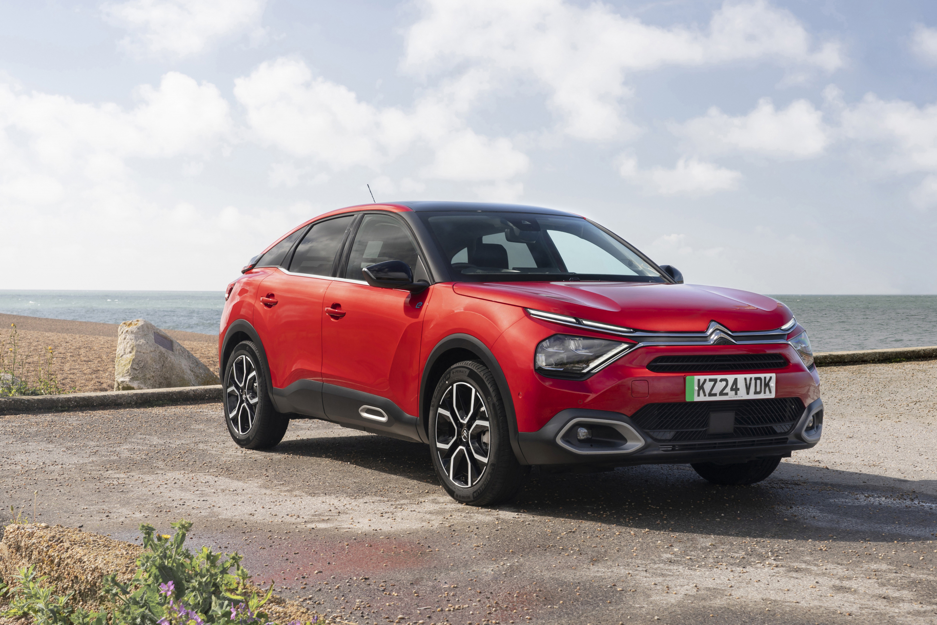 1 in 4 new cars in the UK are now fully-electric