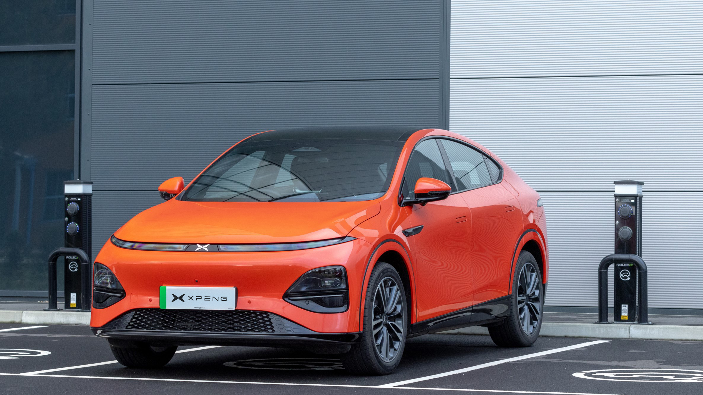 XPENG's first UK dealerships open, as fully-electric G6 launches