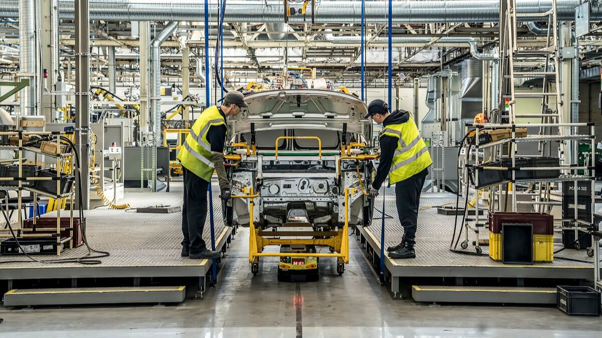 UK EV production rises despite overall car manufacturing decline